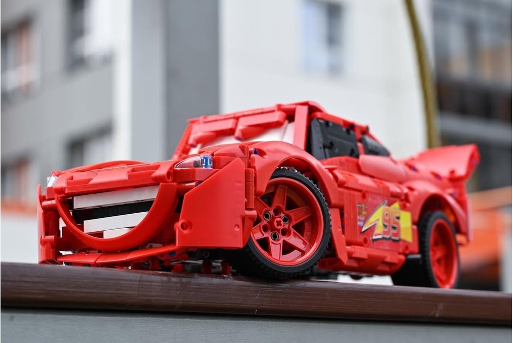 LEGO MOC-212583 Lightning McQueen by denismers | Rebrickable - Build ...