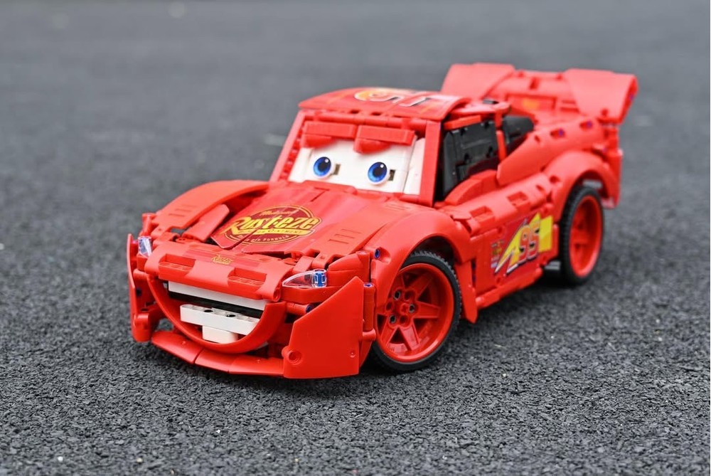 LEGO MOC Lightning McQueen by denismers | Rebrickable - Build with LEGO