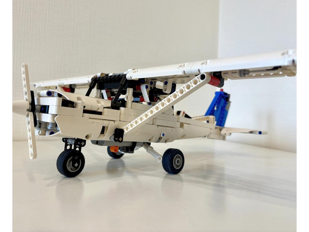 LEGO MOC-212662 42025 Cessna 152 by paave | Rebrickable - Build with LEGO