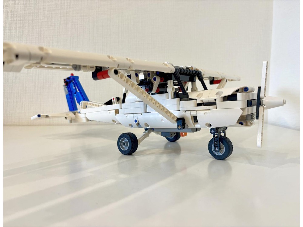 LEGO MOC-212662 42025 Cessna 152 by paave | Rebrickable - Build with LEGO