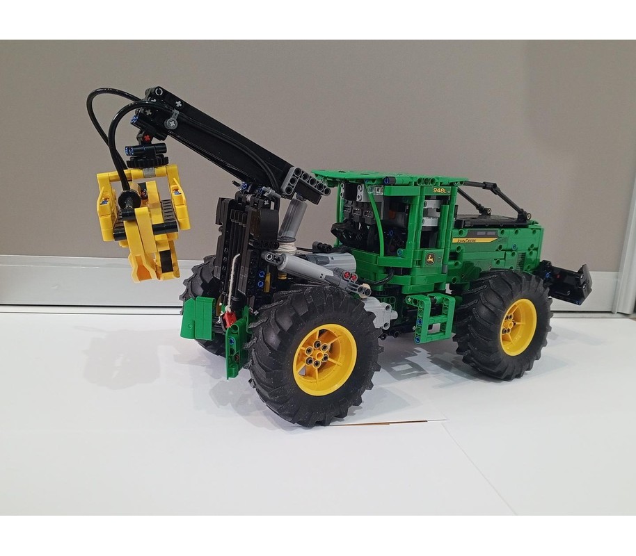 LEGO MOC-212875 42157 John Deere Skidder - FULL MOTORIZATION. by Brick ...