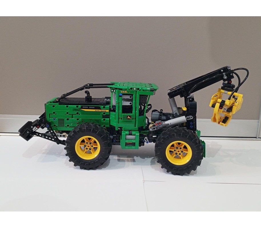 LEGO MOC-212875 42157 John Deere Skidder - FULL MOTORIZATION. by Brick ...