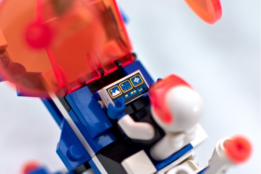 LEGO MOC Ice Planet 2002 Strategic Pursuer by iwzKV45o | Rebrickable ...