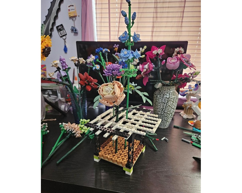LEGO MOC-215206 Flower "Frog" for large storage head by Ponygirl_brix ...