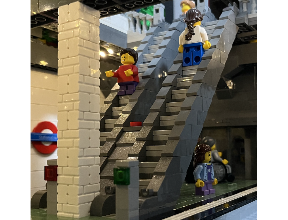 LEGO MOC Escalator by GTerBricks | Rebrickable - Build with LEGO