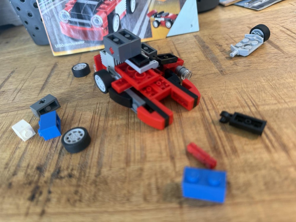 LEGO MOC Little Red Racer Falcon by JupiterZen | Rebrickable - Build ...