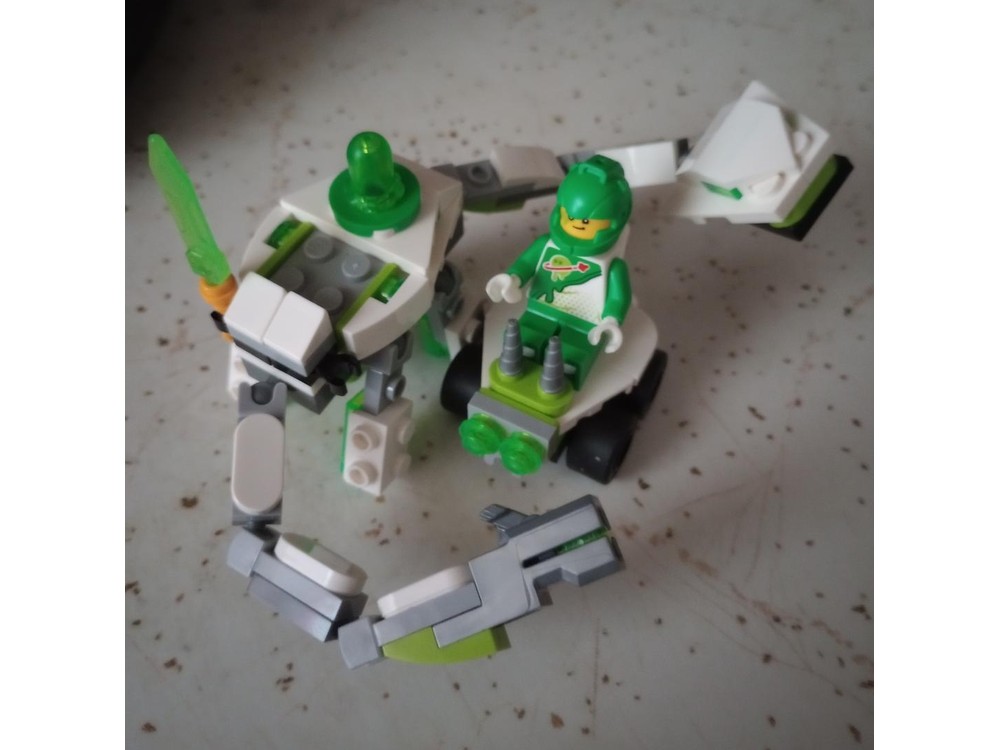 LEGO MOC Cyber Sauropod & Love Bug-E by Jeruvian | Rebrickable - Build ...