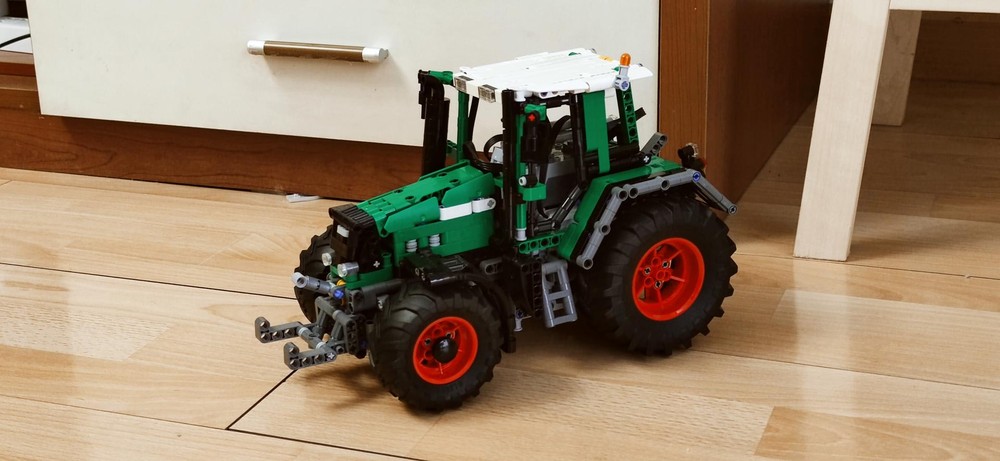 LEGO MOC-217627 Fendt 800 Vario tractor (bodywork only) by ViperL ...