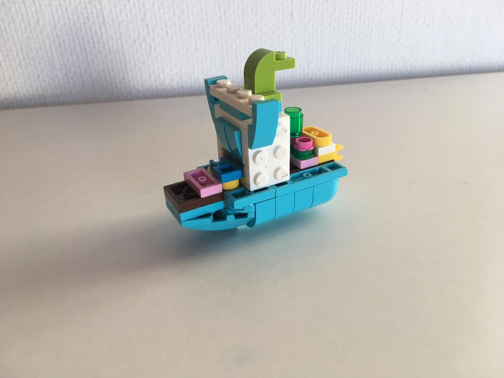 LEGO MOC 31128 Maersk Line by Rovel | Rebrickable - Build with LEGO