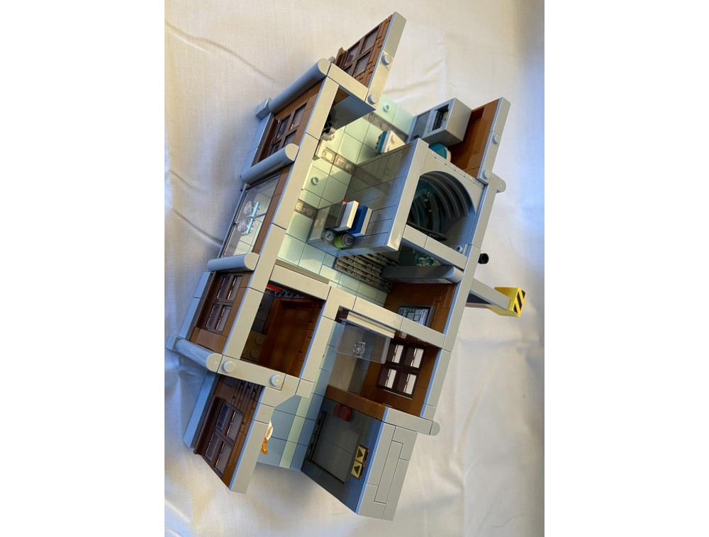 LEGO MOC X-Men Mansion Modified by P Squiddy | Rebrickable - Build with ...