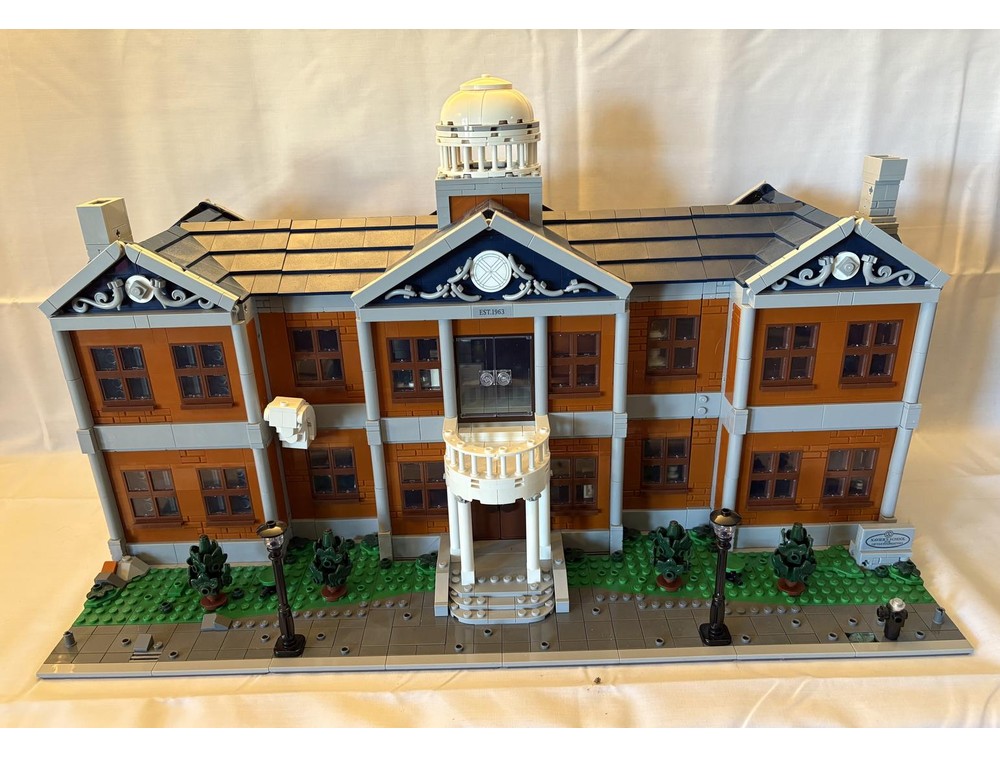 LEGO MOC X-Men Mansion Modified by P Squiddy | Rebrickable - Build with ...