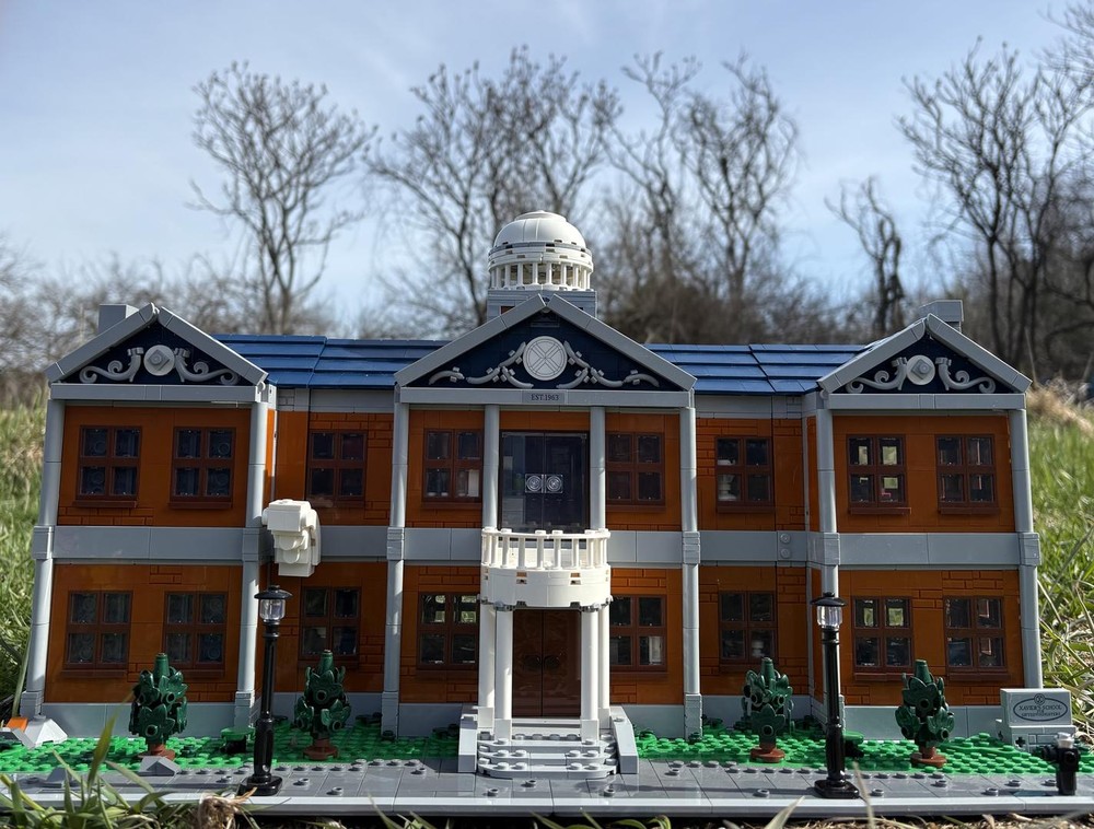 LEGO MOC X-Men Mansion Modified by P Squiddy | Rebrickable - Build with ...