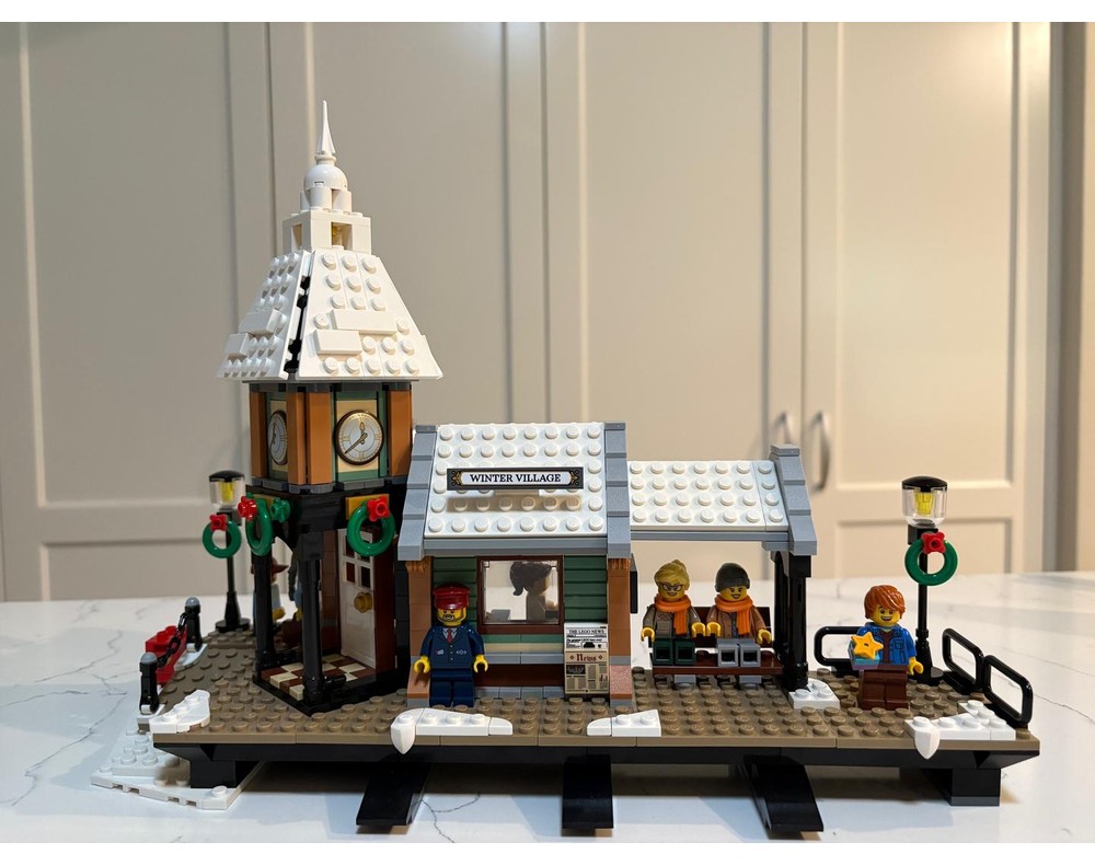 LEGO MOC 10259 Winter Village Train Station mods by AndrewG123 ...