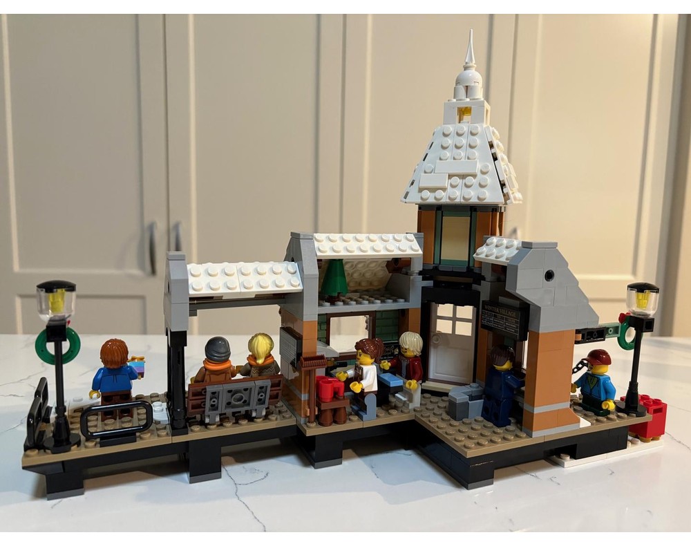 LEGO MOC 10259 Winter Village Train Station mods by AndrewG123 ...