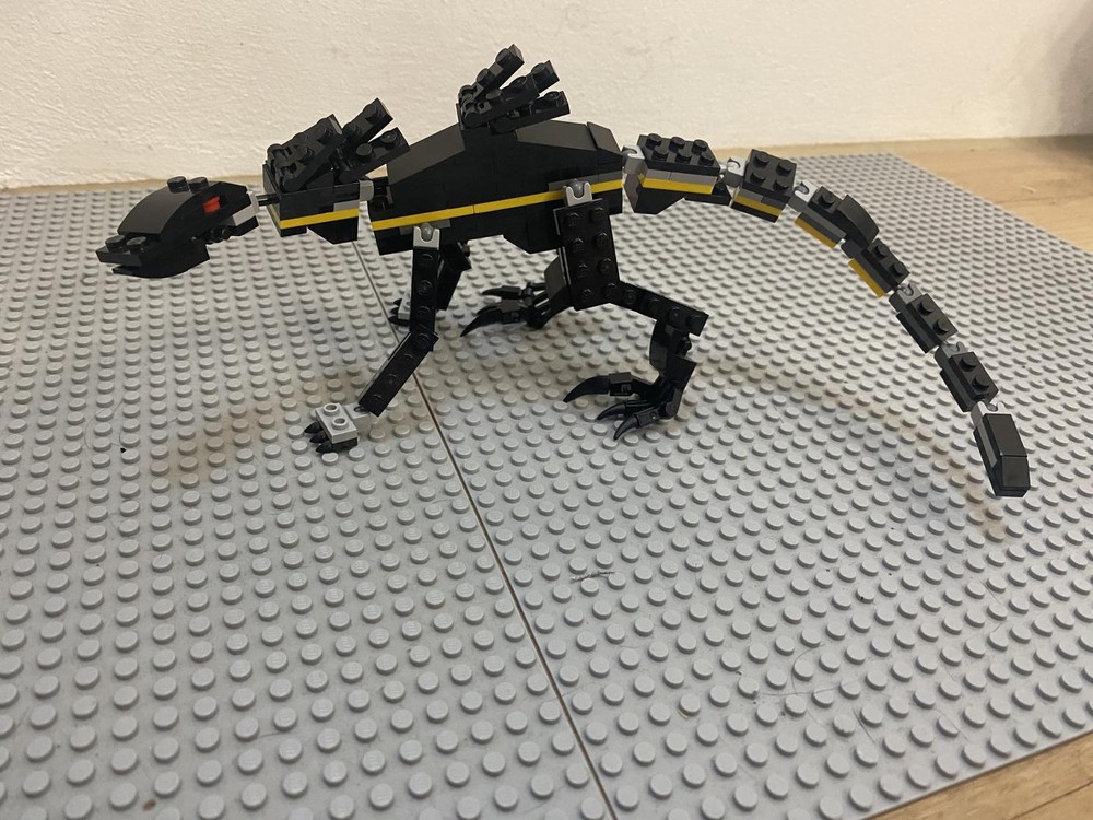 LEGO MOC Indoraptor 1:20 by SuperHeroBrick | Rebrickable - Build with LEGO