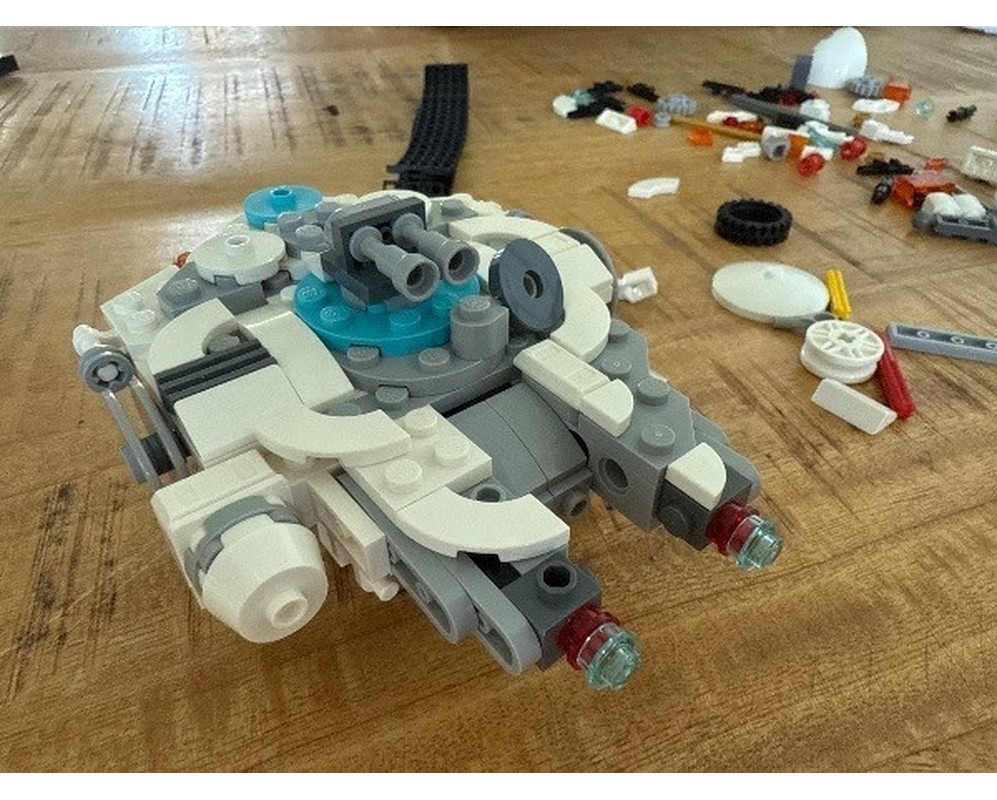 LEGO MOC Space Robot Falcon v2 (with working hyperdrive) by JupiterZen ...
