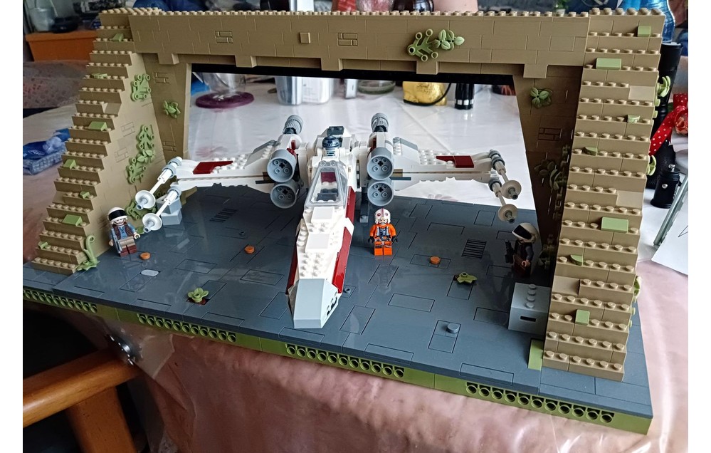 LEGO MOC Yavin 4 Hangar Gate by mmskywalker | Rebrickable - Build with LEGO