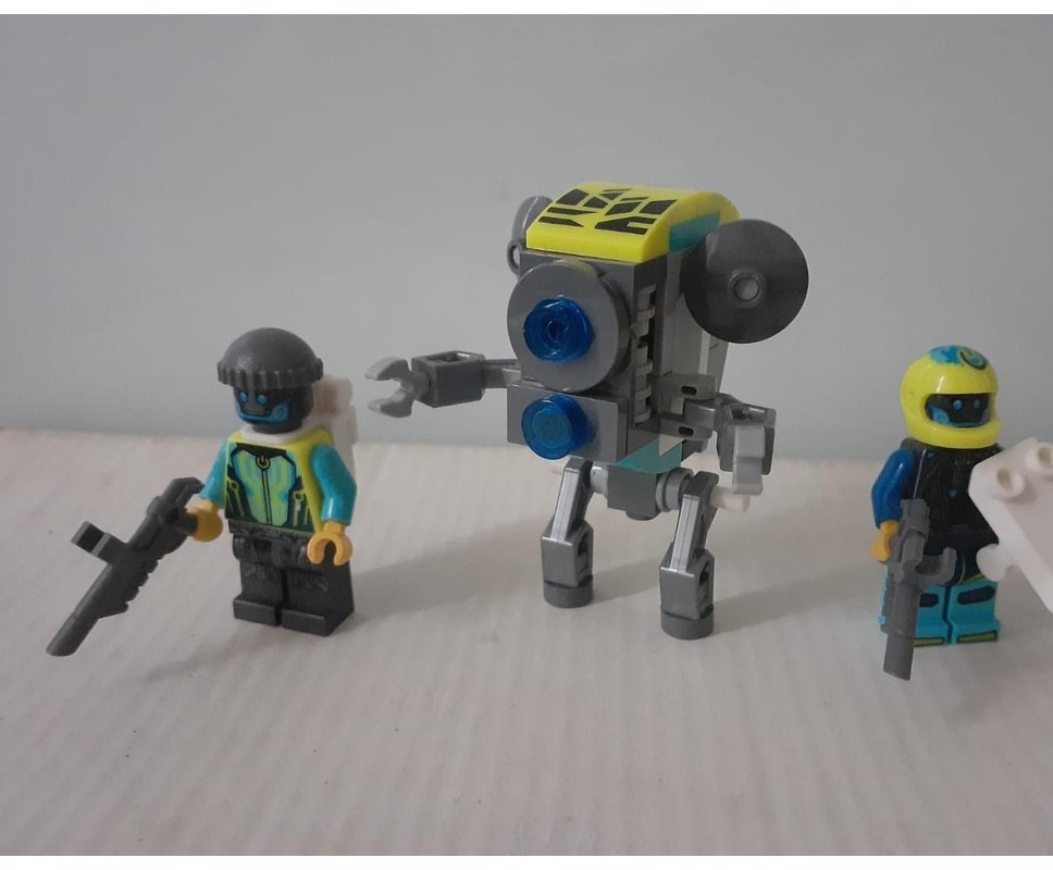 LEGO MOC Haxion Brood Bounty Droid by PRbrickbuilder | Rebrickable ...