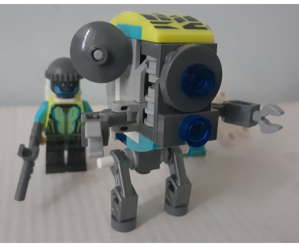 LEGO MOC Haxion Brood Bounty Droid by PRbrickbuilder | Rebrickable ...