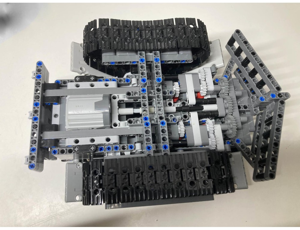 LEGO MOC Tracked Steam Tractor by Luna_ | Rebrickable - Build with LEGO