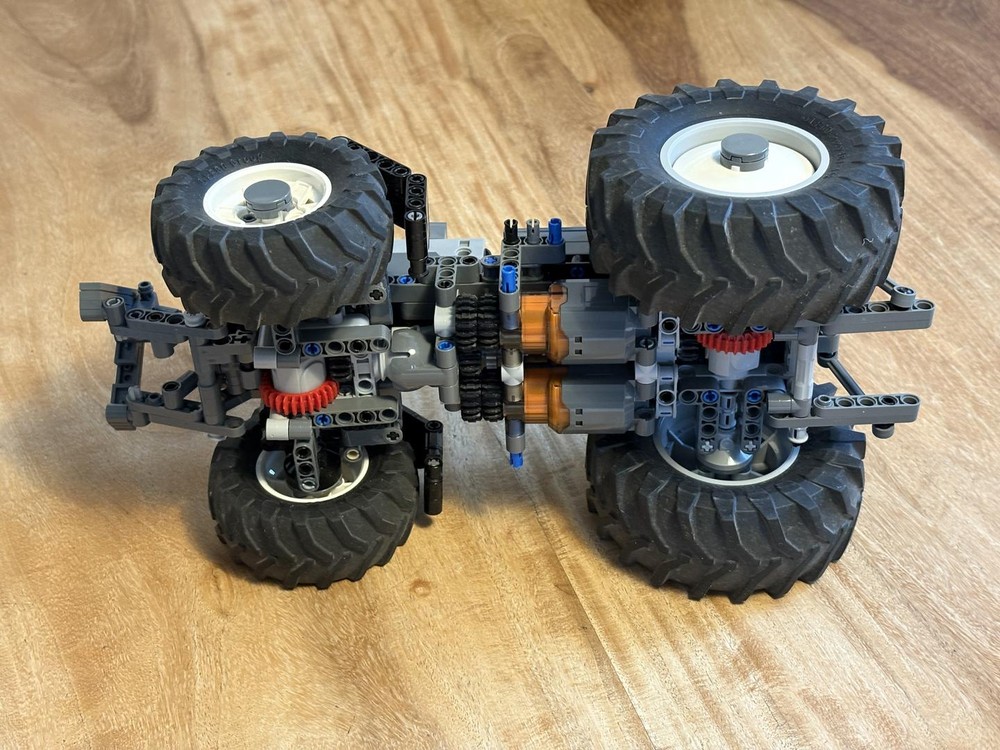 LEGO MOC Universal tractor chassis RC by JF551 | Rebrickable - Build ...
