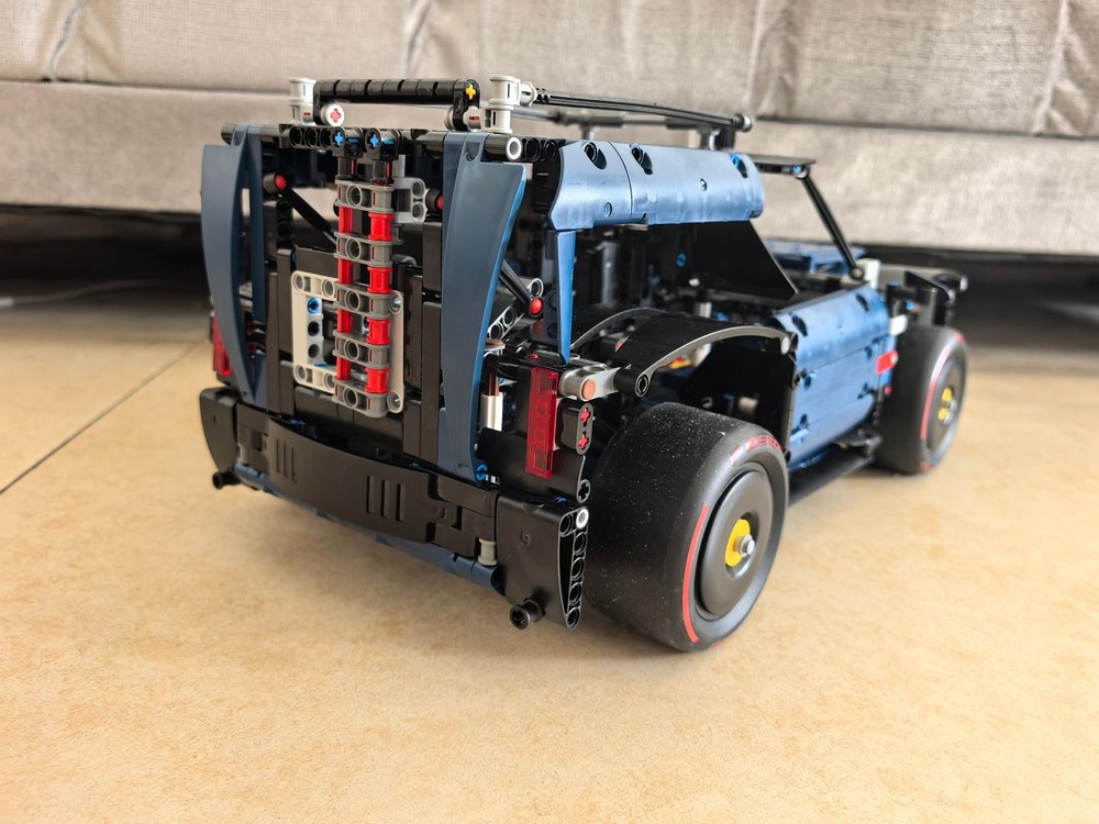 LEGO MOC 42206 hybrid SUV by nofans2 | Rebrickable - Build with LEGO