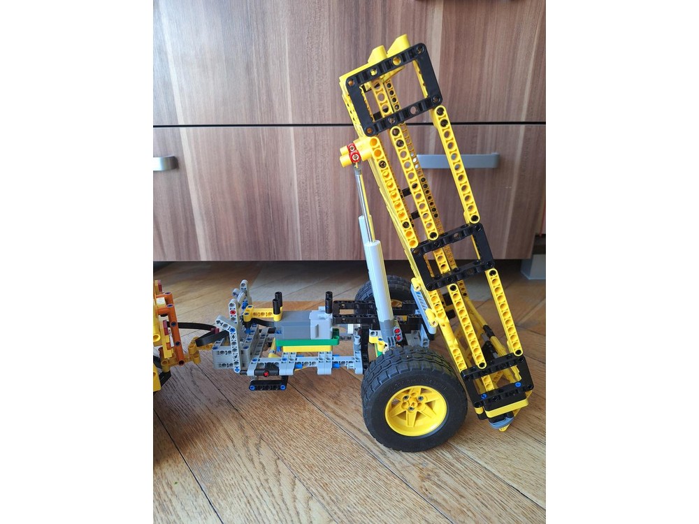 LEGO MOC-221493 42114 alt Tractor + trailer by przemoe | Rebrickable ...