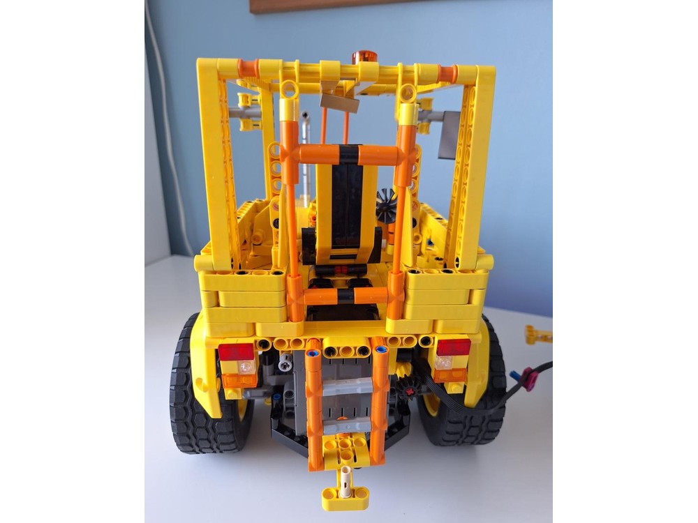 LEGO MOC-221493 42114 alt Tractor + trailer by przemoe | Rebrickable ...