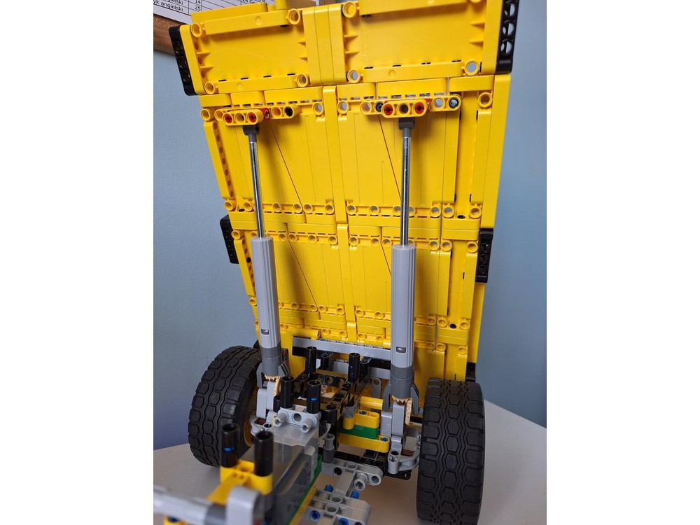 LEGO MOC-221493 42114 alt Tractor + trailer by przemoe | Rebrickable ...