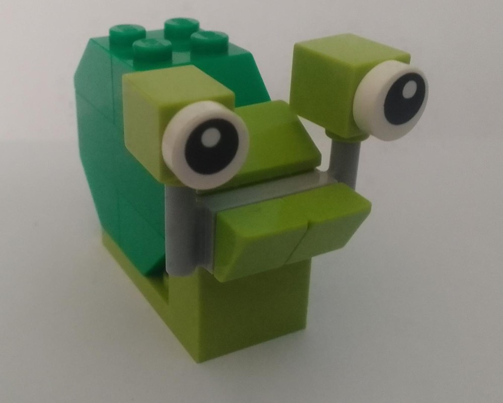LEGO MOC Green Snail by HotRod95 | Rebrickable - Build with LEGO