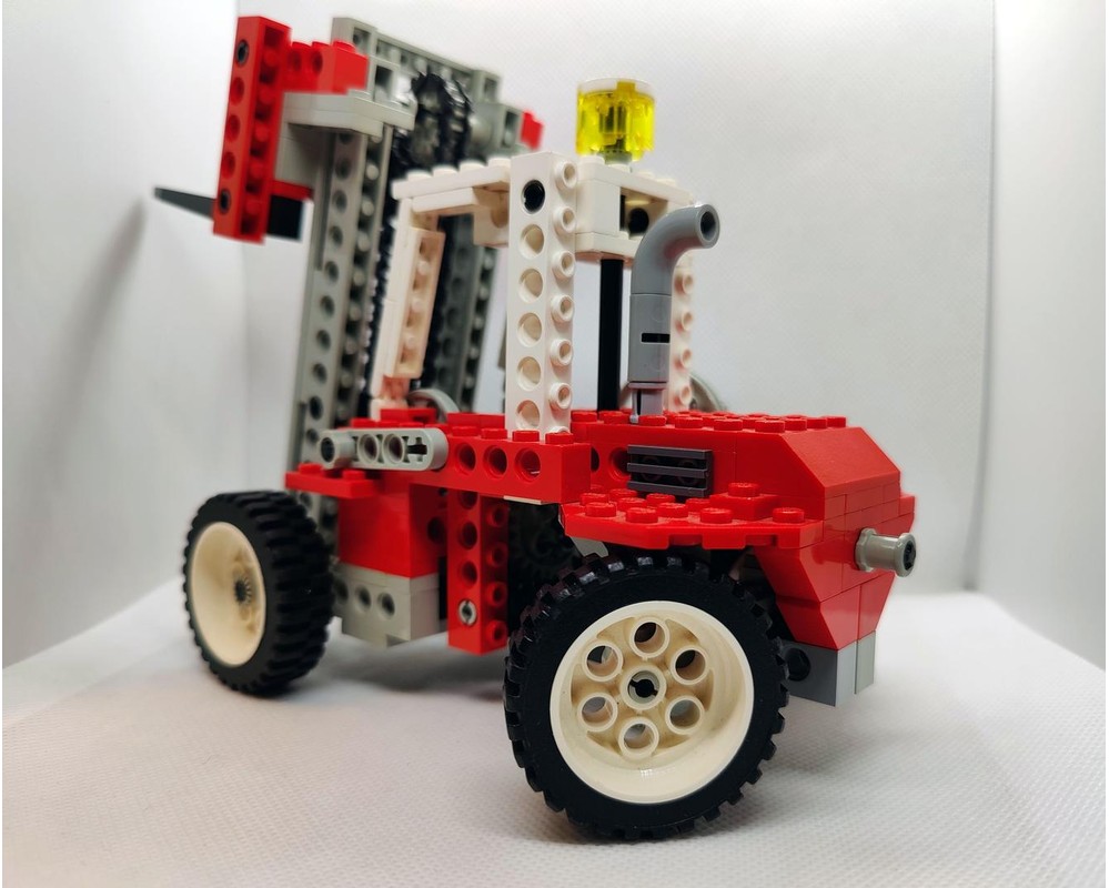 LEGO MOC 8835 Forklift with Improved Steering by christov | Rebrickable ...