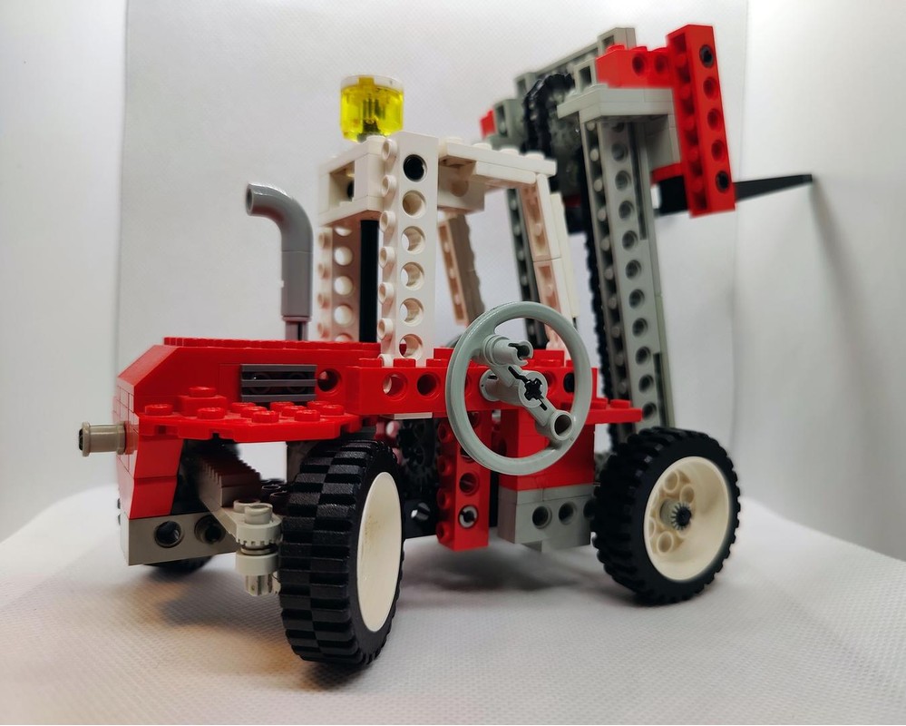 LEGO MOC 8835 Forklift with Improved Steering by christov | Rebrickable ...