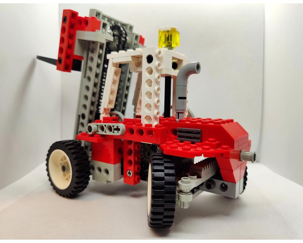 LEGO MOC 8835 Forklift with Improved Steering by christov | Rebrickable ...