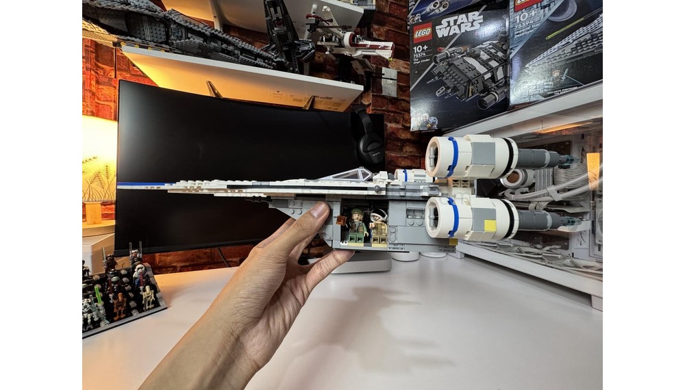 LEGO MOC Lego UWing Starfighter Set 75399 Sliding Doors, Larger Cabin ...