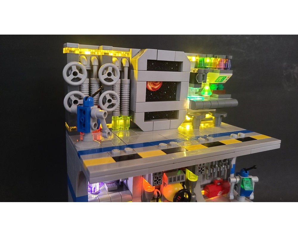LEGO MOC Classic Space Minifigure Extended Display MOC by Rossco311 ...