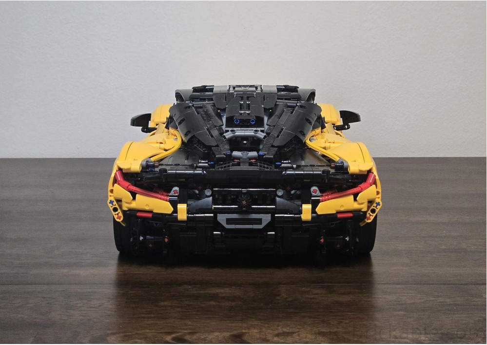 LEGO MOC-222472 42172 McLaren W1 by BricksByCas24 | Rebrickable - Build ...