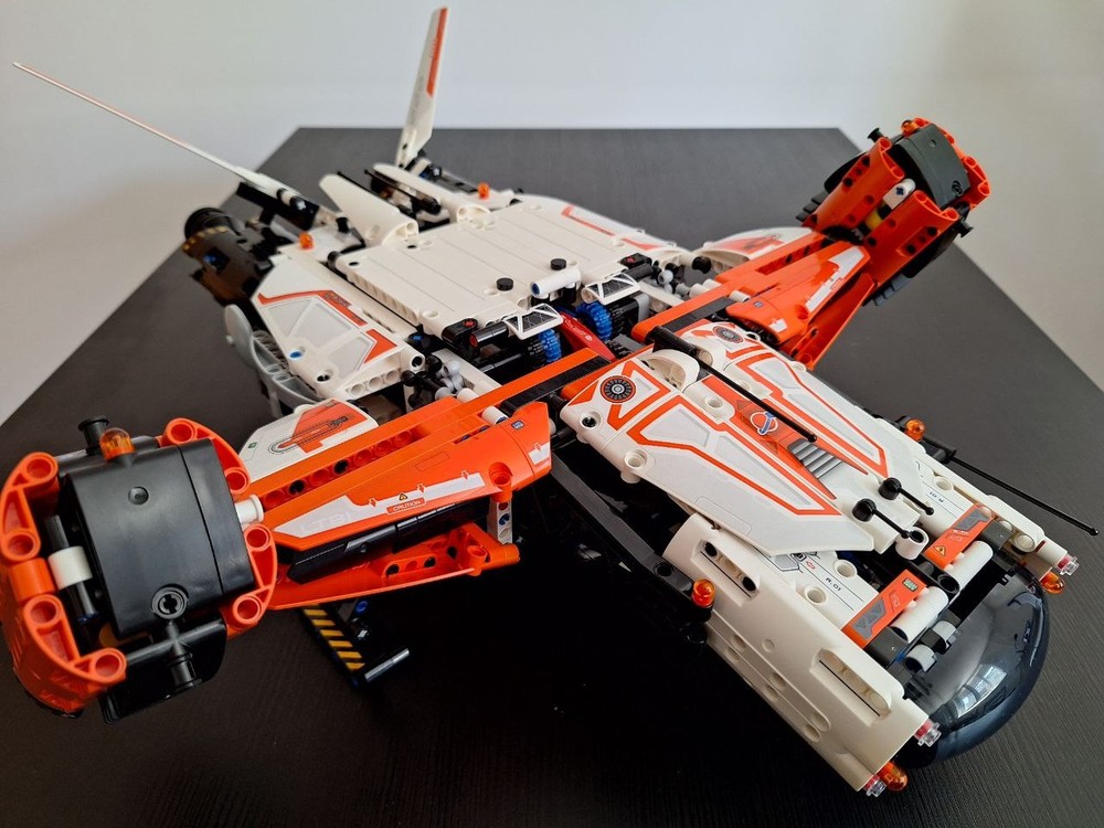 LEGO MOC 42181 VTOL Alternate cockpit frame and hatch by Selinix ...