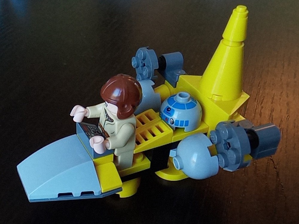LEGO MOC Landspeeder Anakin Skywalker by Ptutu | Rebrickable - Build ...