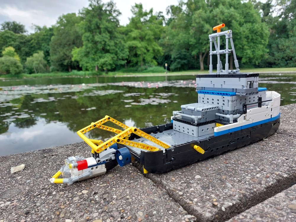 LEGO MOC Research Vessel (45826) by ConstructionsByDonat | Rebrickable ...