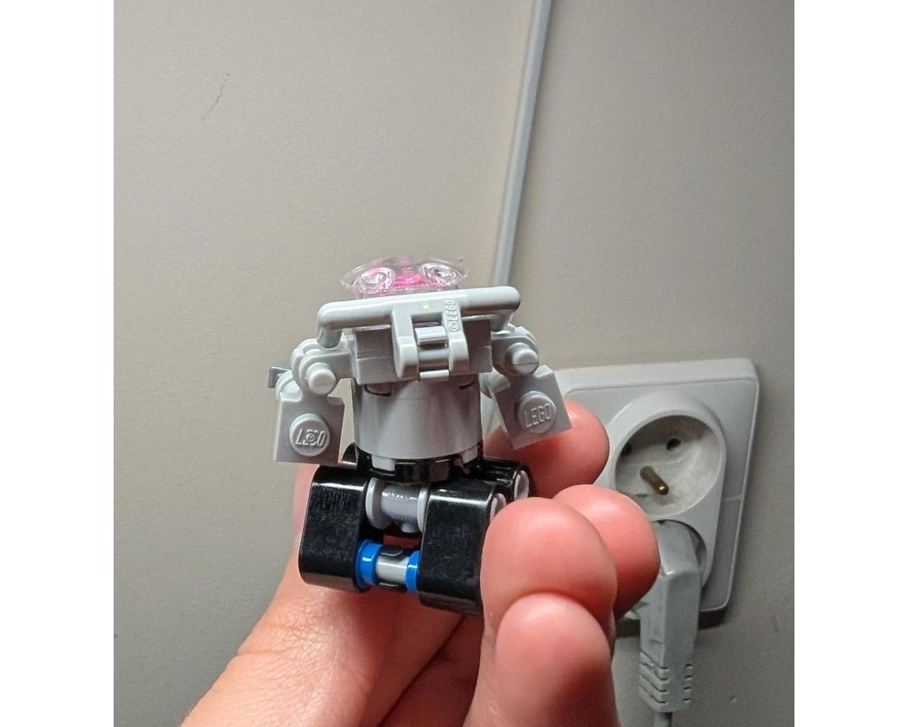 LEGO MOC Fallout Robobrain MOC by CzerstwyChleb | Rebrickable - Build ...