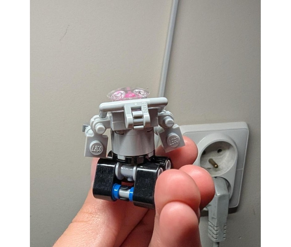 LEGO MOC-223692 Fallout Robobrain MOC by CzerstwyChleb | Rebrickable ...