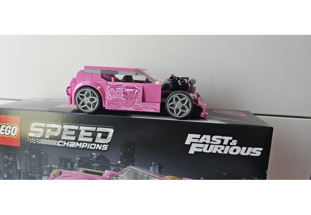 LEGO MOC 77241 SUKI'S HOTROD by xlash0909 | Rebrickable - Build with LEGO