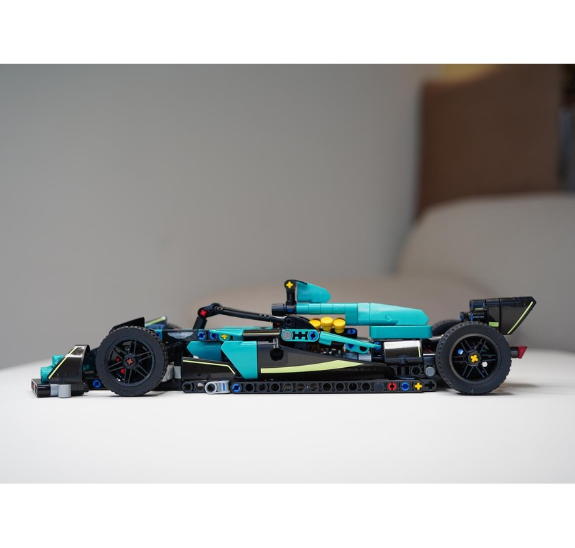 LEGO MOC-224295 Aston Martin AMR25 F1 – Alternate Build using LEGO ...