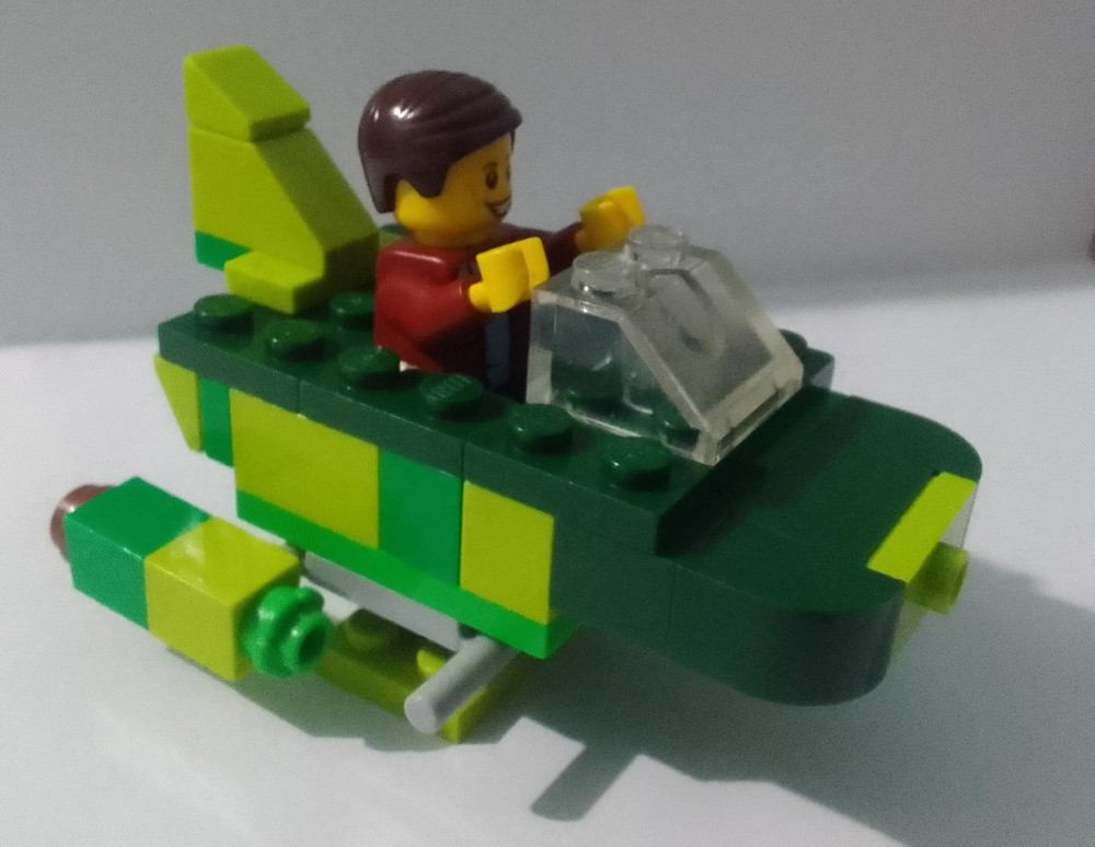 LEGO MOC Green Land Speeder by HotRod95 | Rebrickable - Build with LEGO