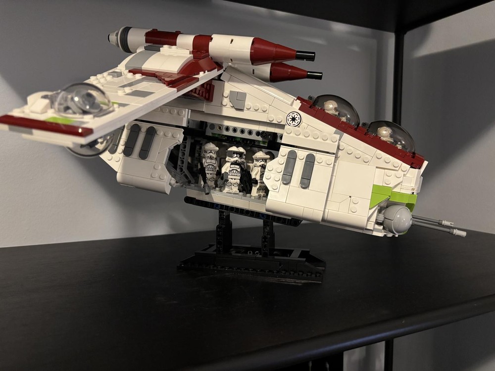 LEGO MOC-224908 Republic Gunship - CW Version by ZippyGumby ...