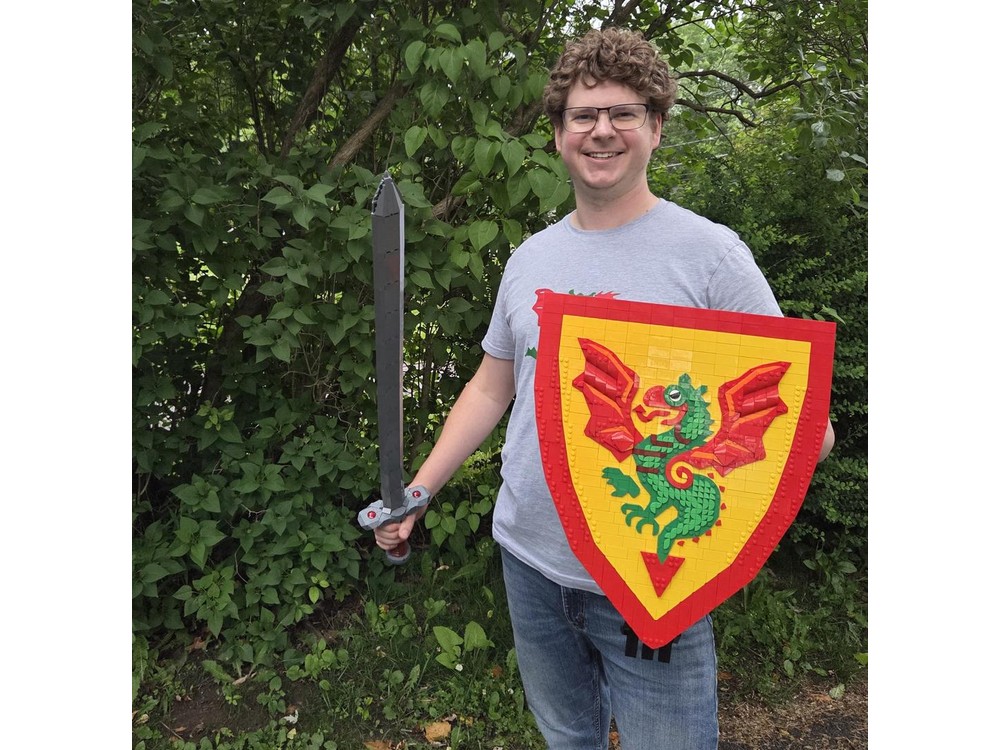 LEGO MOC Ruby Sword by Brick_Lizard | Rebrickable - Build with LEGO