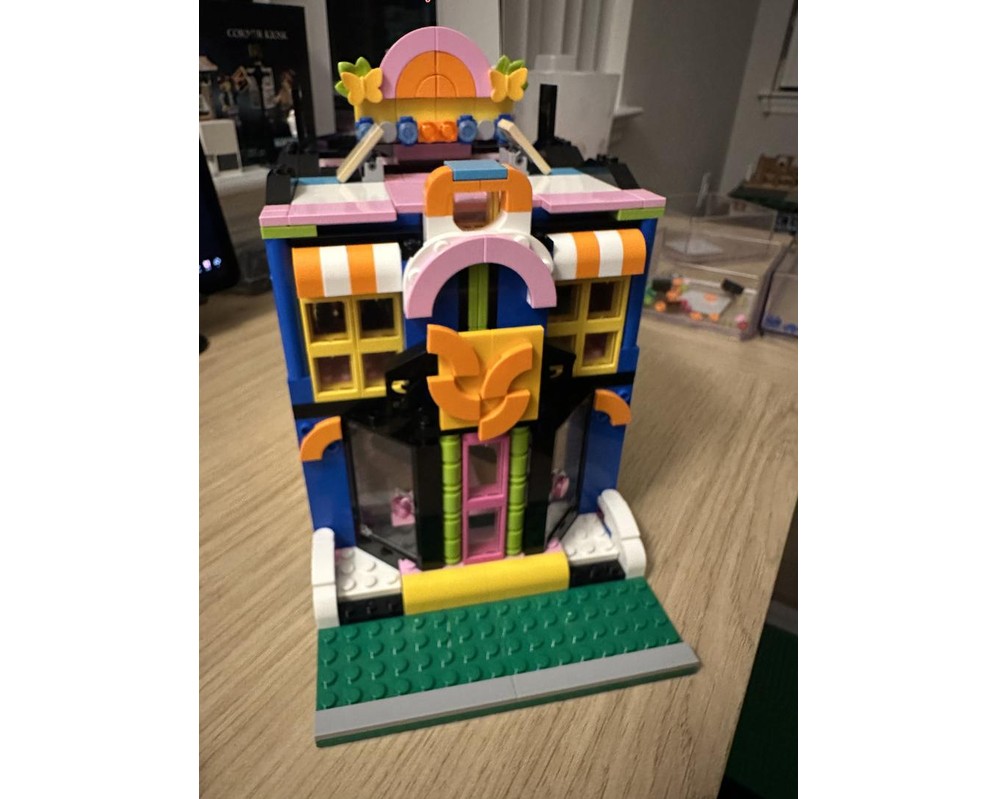 LEGO MOC Home Grown Art Gallery by MathTeacherBricks | Rebrickable ...