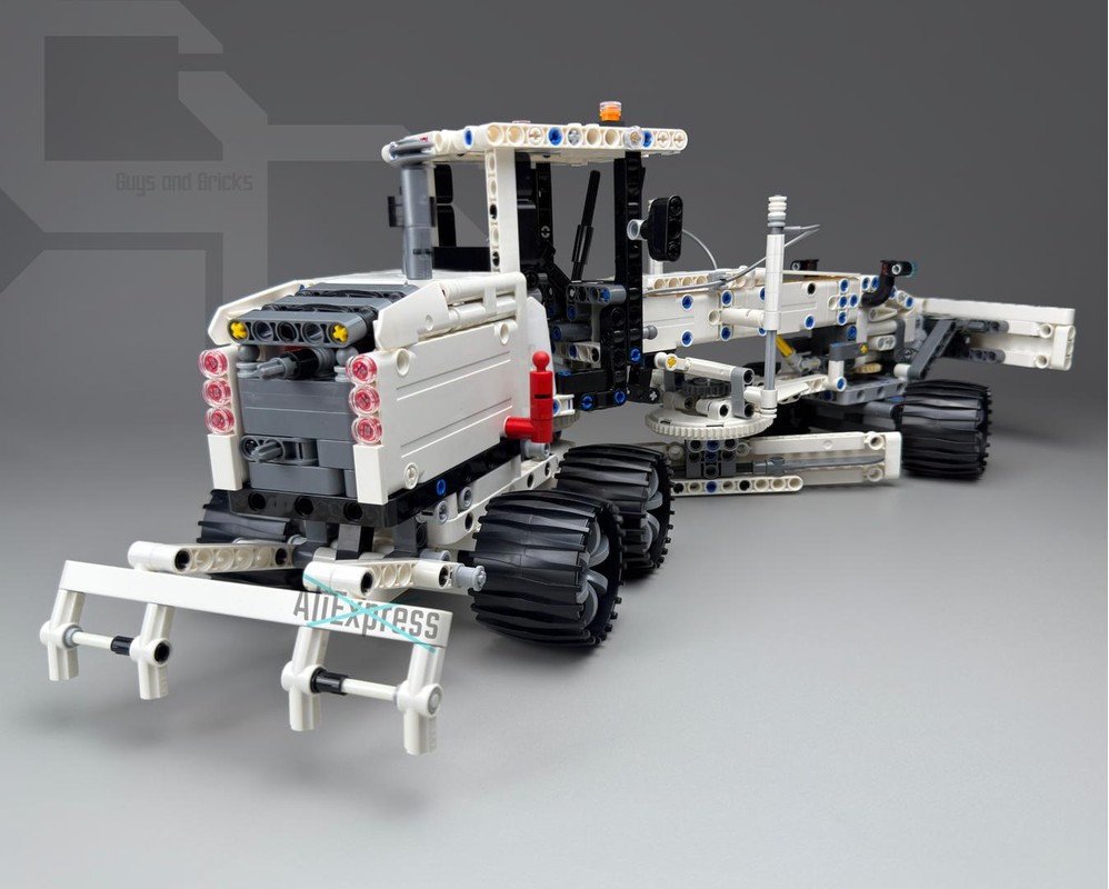 LEGO MOC Lunar Motor Grader and Energy Station by Guys and Bricks ...