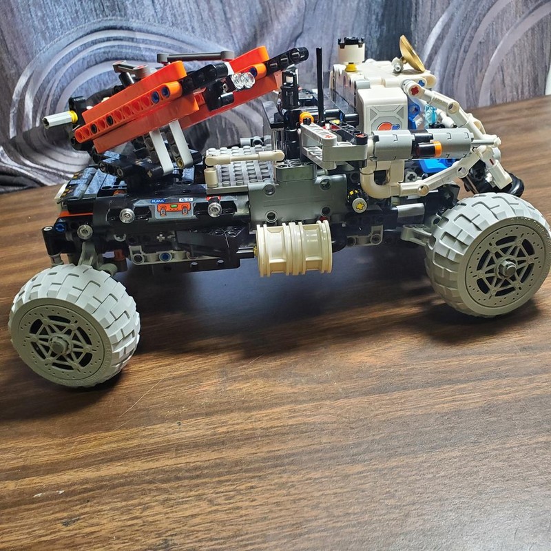 LEGO MOC 42180 Space themed war machine by Boomdidit | Rebrickable ...