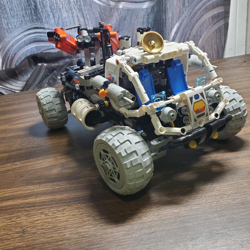 LEGO MOC 42180 Space themed war machine by Boomdidit | Rebrickable ...